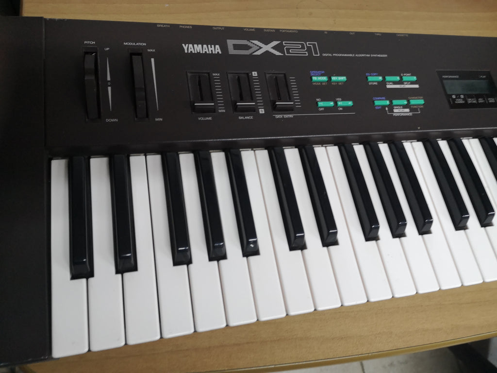 Yamaha DX21 - Digital FM vintage synthesizer – Synthcloud