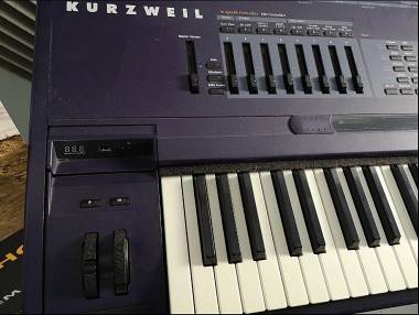 Kurzweil K2600 purple | Roms | USB drive | Hard Disk | Synthonia Libra ...