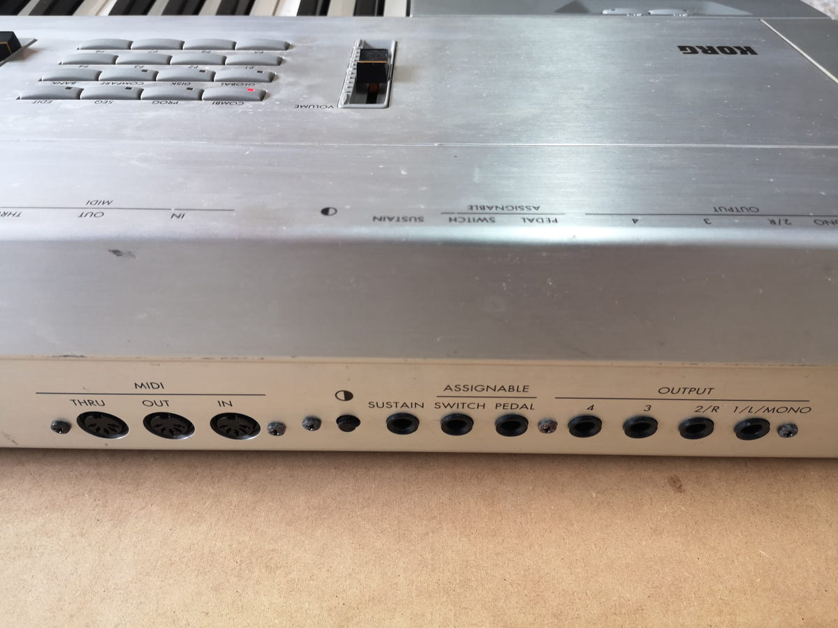 KORG TRINITY 61 KEYS SYNTHONIA LIBRARIES SOLO TRI INSTALLED - SynthCloud